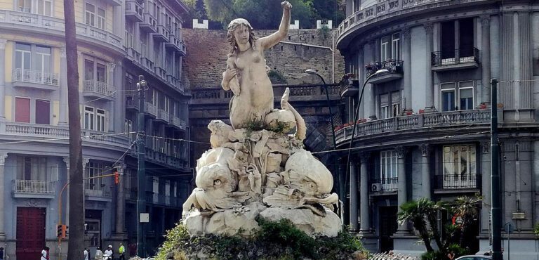La sirena Partenope, sorella di Leucosia – storia e curiosità - www ...